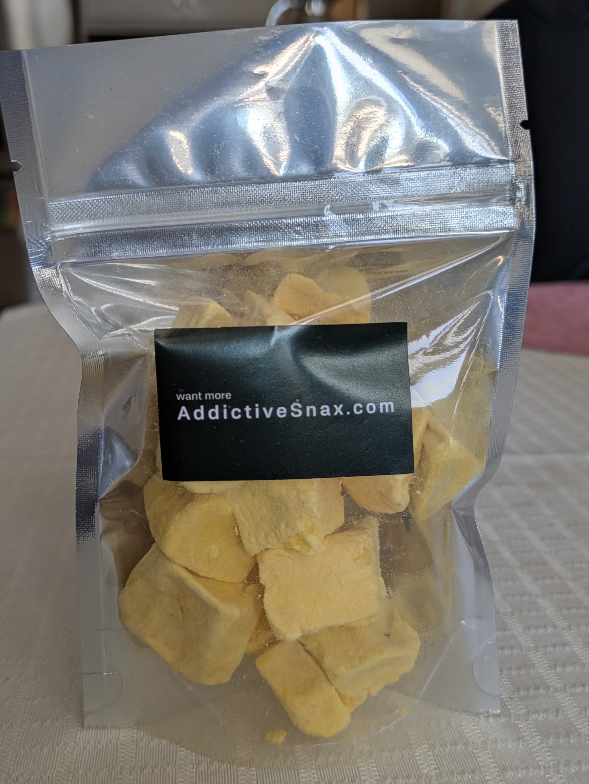 Freeze-Dried Mango Chunks – Addictive Snax